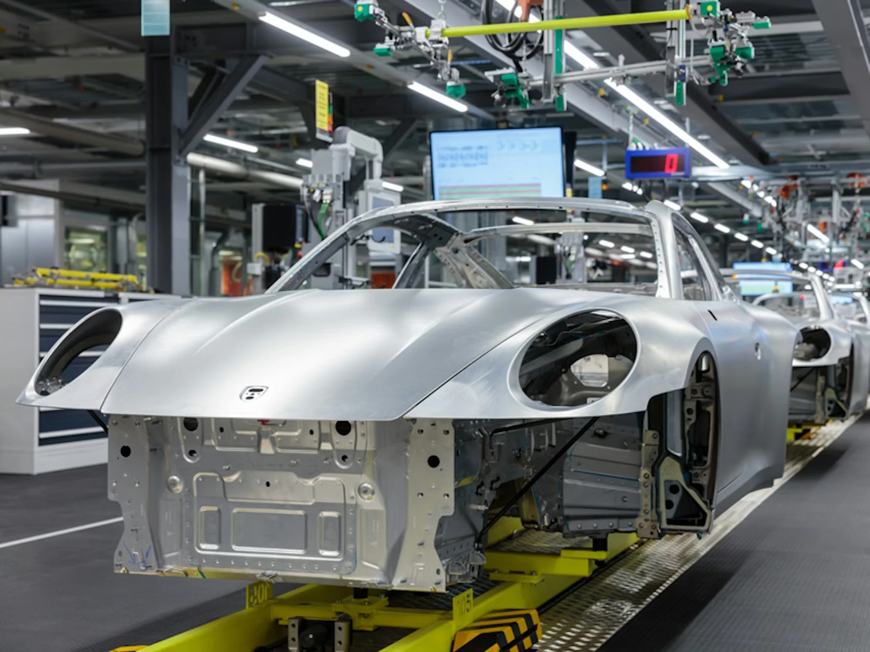 Vendas da Porsche caíram 10% em 2025: China liderou perdas - Auto Show